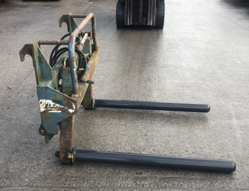 Fleming Hydraulic Bale Handler - Products - Gribben Tractors